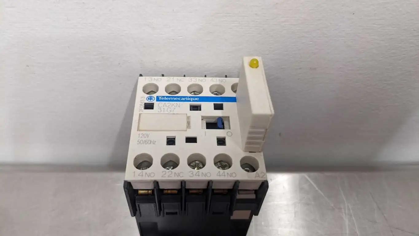 Telemecanique CA2KN31G7 Control Relay LA4KE1FC Suppressor Module – NEO ...