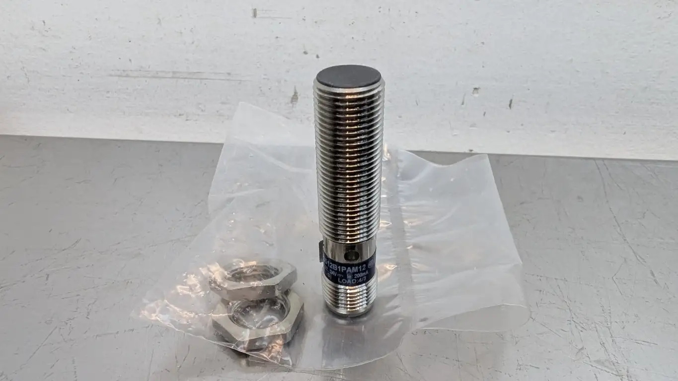 Telemecanique XS512B1PAM12 Inductive Sensor 12mm 12-24VDC 200mA M12 ...